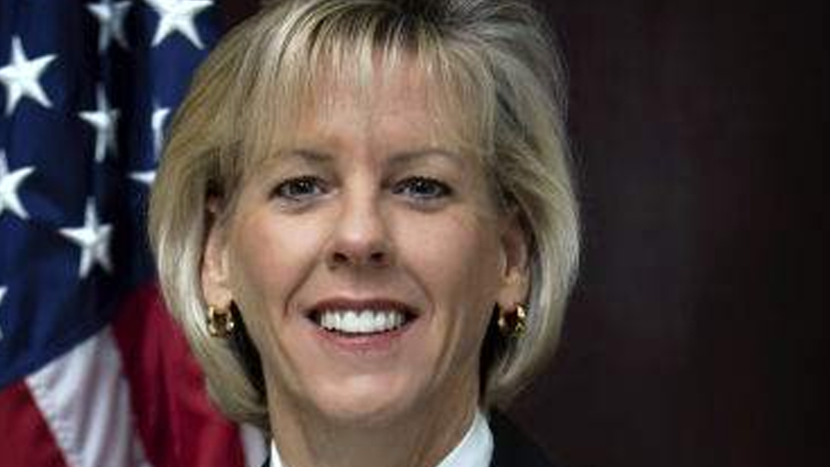 Jane Castor realiza fiesta de karaoke con emisoras de radio – Telemundo ...