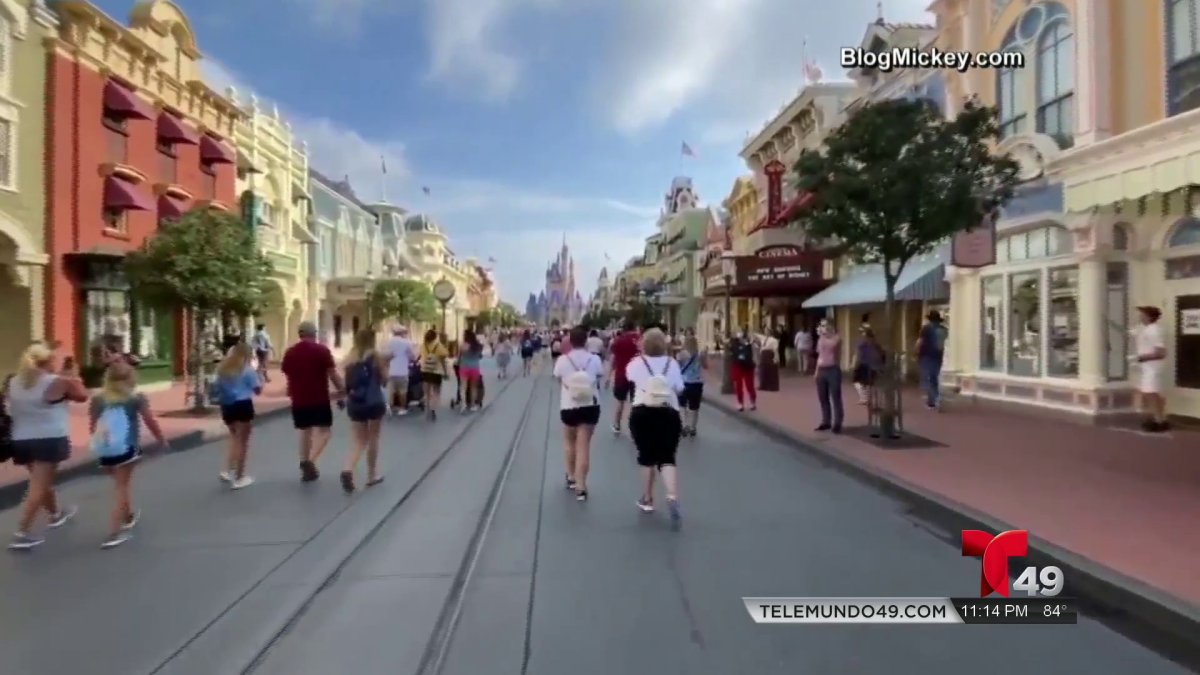 Aumenta la controversia por la reapertura de Walt Disney World ...