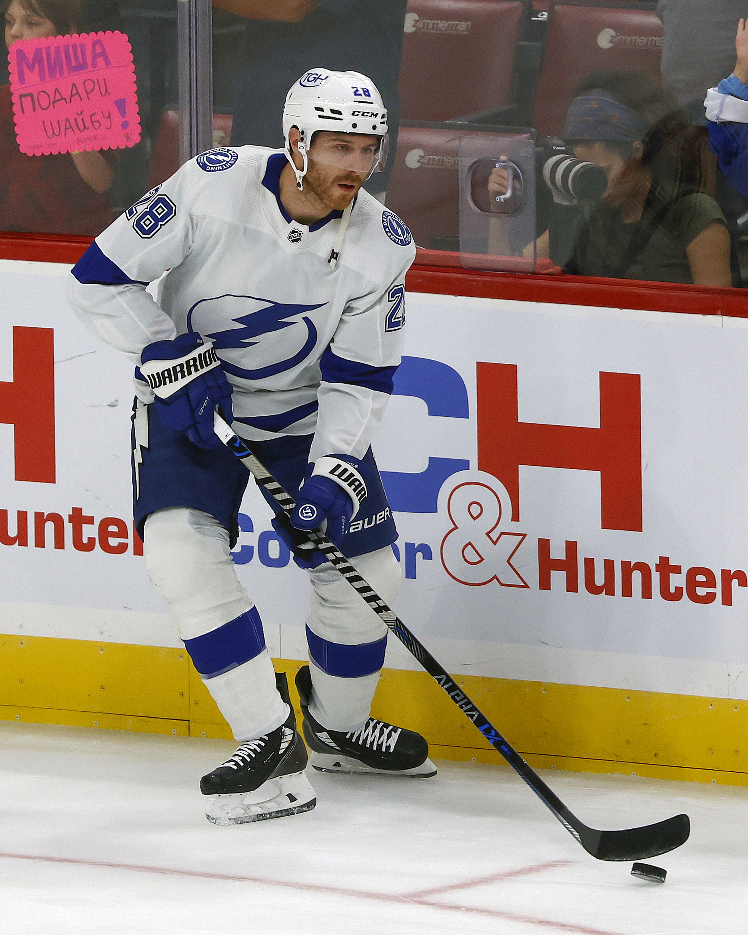 Tampa Bay Lightning suspende a Ian Cole por investigación de abuso ...