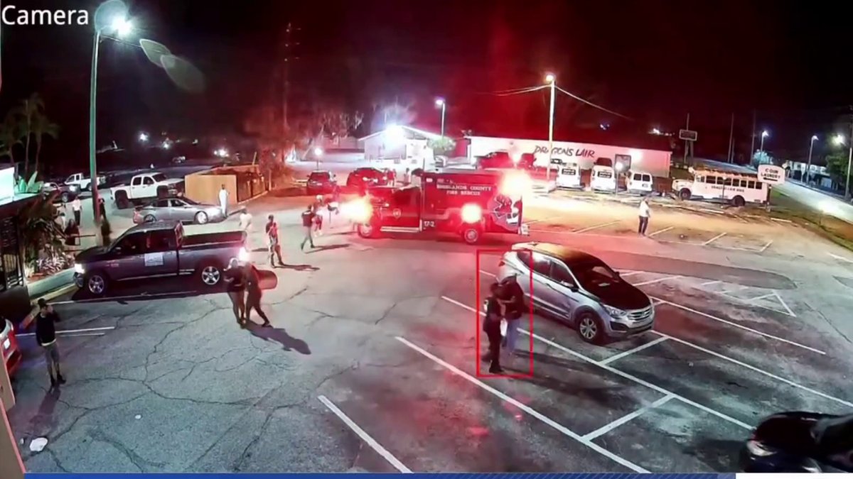Video captado en cámara buscan a sospechosos en Sebring – Telemundo ...